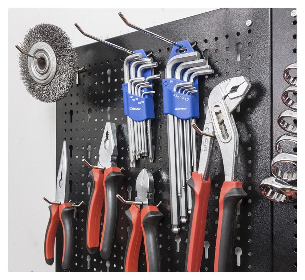 Plaque perforée avec 52 supports pour outils - Mecatelier